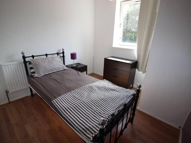 Room in a Shared House, Finwhale House, E14