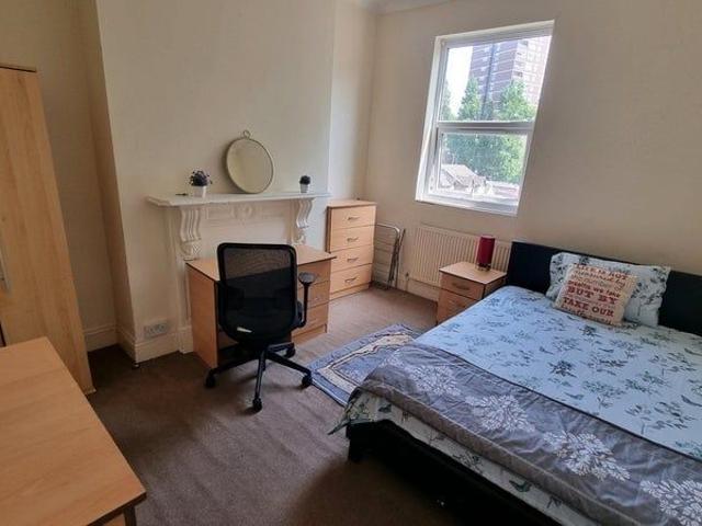 Room in a Shared House, Floyd Road, SE7