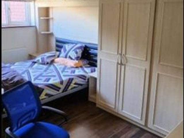 Room in a Shared House, Ford Close, HA1