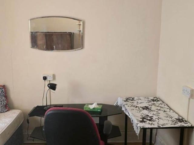 Room in a Shared House, Forty Lane, HA9