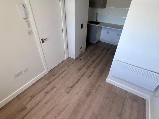 Room in a Shared House, Fountain Road, SW17