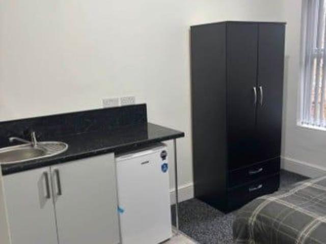 Room in a Shared House, Frederick Road, B33