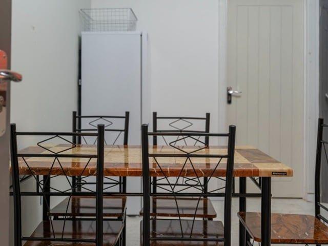 Room in a Shared House, Frognal, NW3