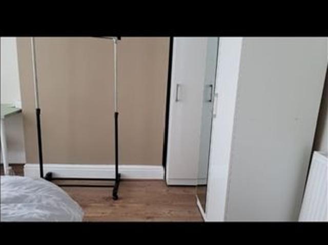 Room in a Shared House, Guernsey Road, L13