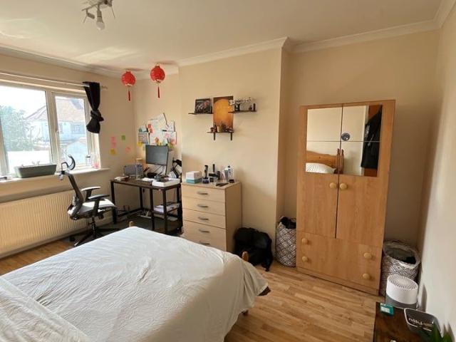 Room in a Shared House, Geary Road, NW10