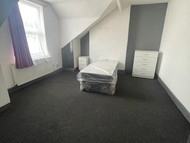 Room in a Shared House, Gillott Road, B16