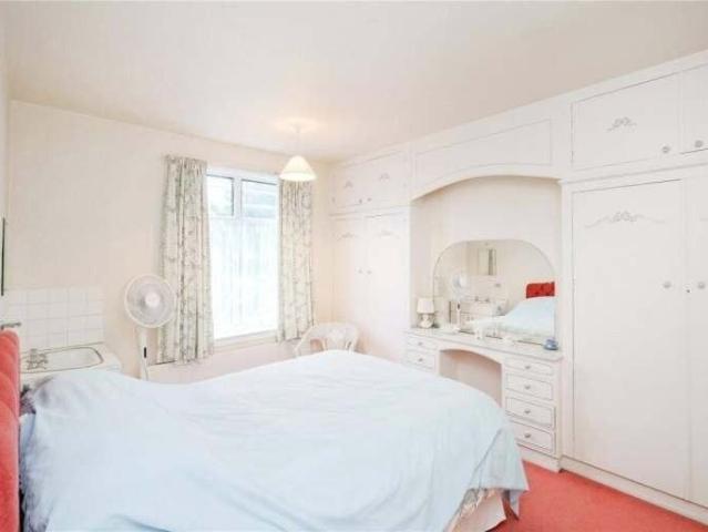 Room in a Shared House, Glenwood Gardens, IG2