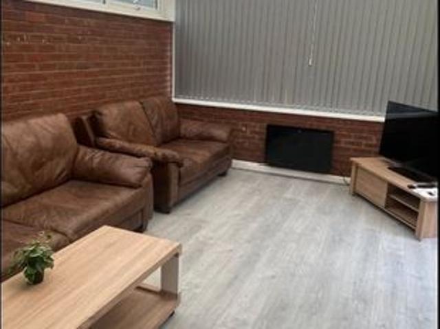 Room in a Shared House, Glendower Road, B42