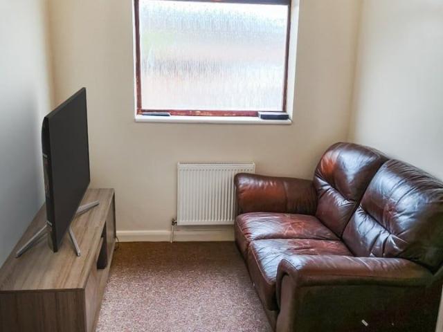Room in a Shared House, Glenmead Road, B44