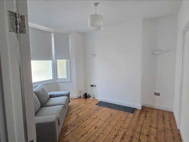 Room in a Shared House, Glyn Road, E5