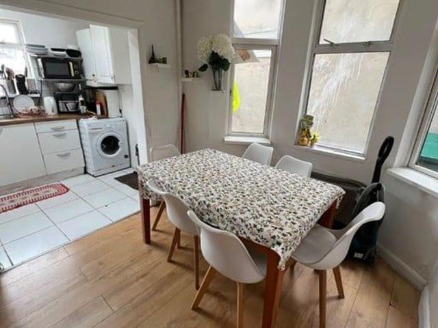 Room in a Shared House, Goodall Road, E11