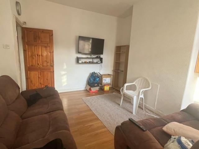 Room in a Shared House, Gorse Street, M32