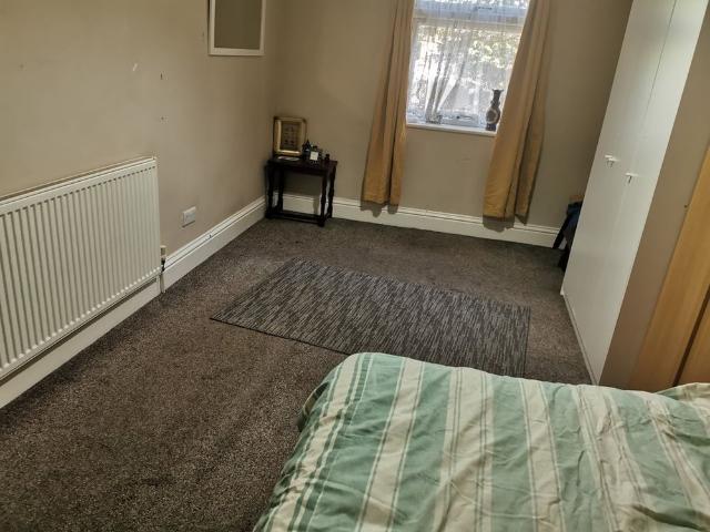 Room in a Shared House, Granville Road, E17