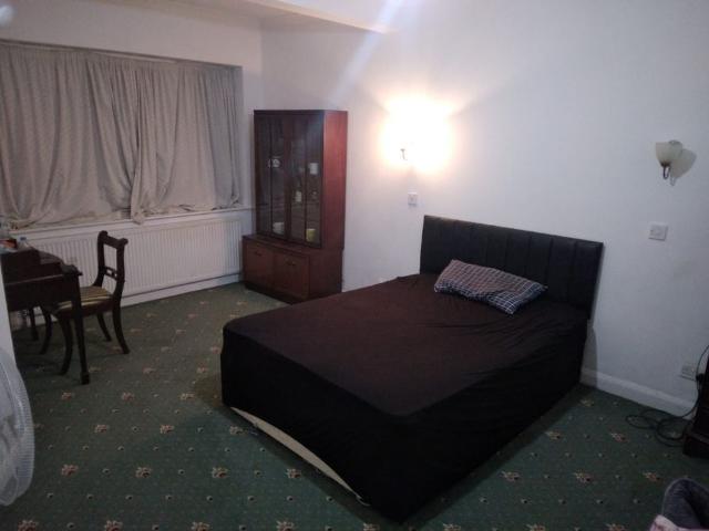 Room in a Shared House, Grasmere Gardens, HA3