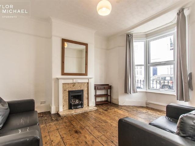 Room in a Shared House, Great College St, BN2