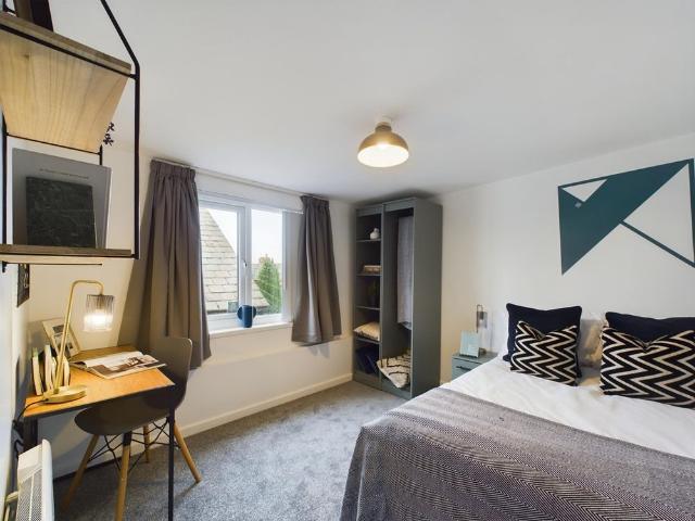 Room in a Shared House, Great Western St, M14