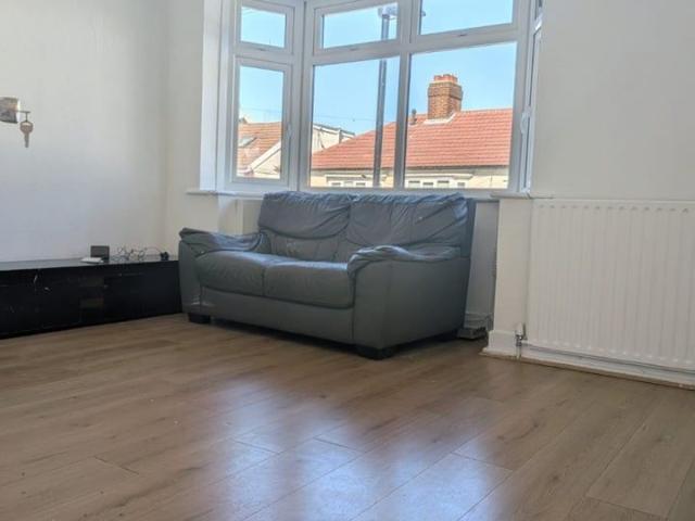 Room in a Shared House, Gresham Road, E16