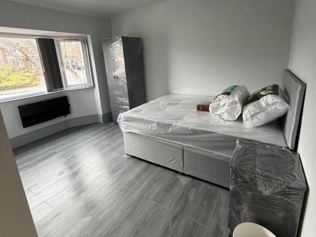 Room in a Shared House, Hurst Road, B67