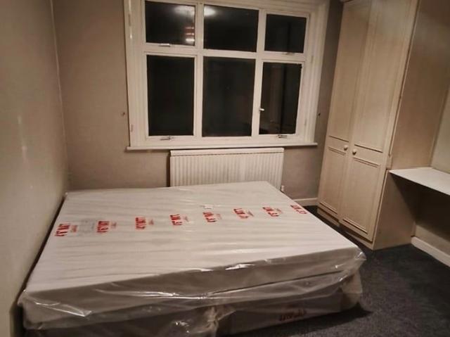Room in a Shared House, Hythe Road, CR7