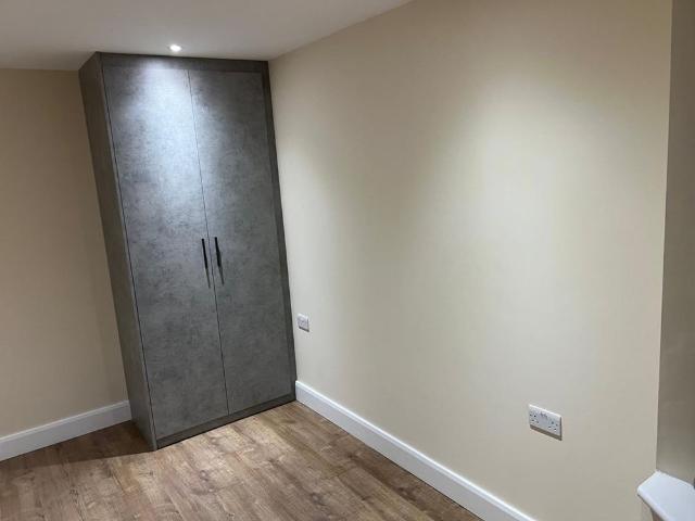 Room in a Shared House, Hanworth Road, TW4