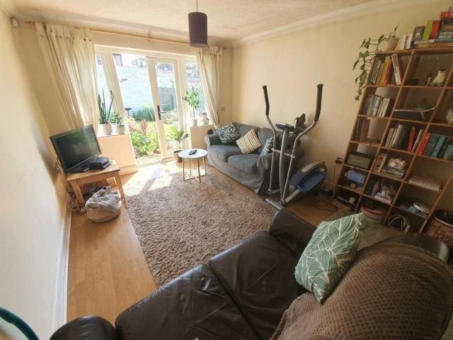Room in a Shared House, Hardy Road, SW19