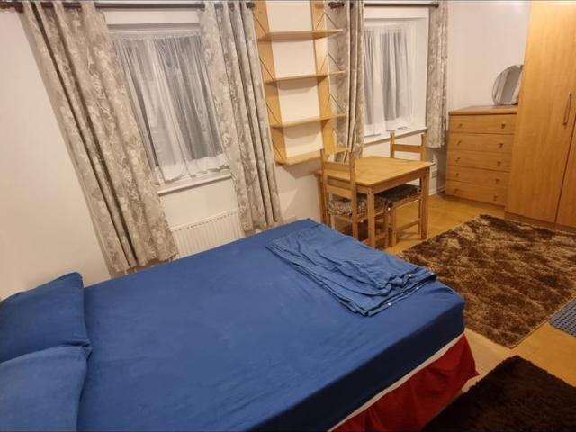Room in a Shared House, Harlinger Street, SE18