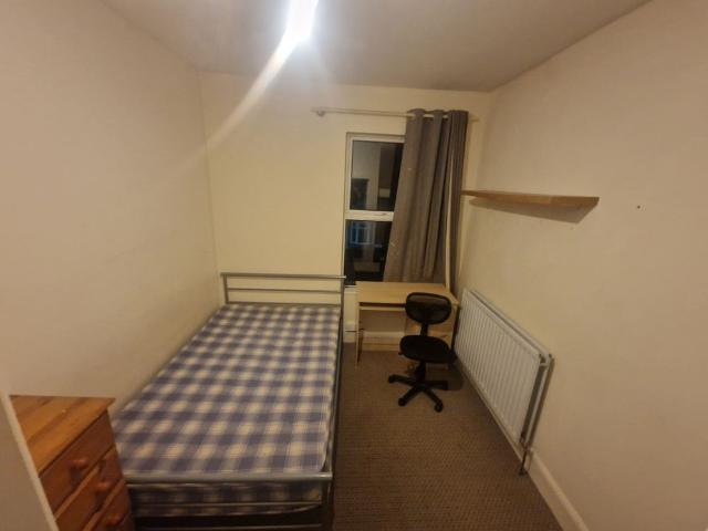 Room in a Shared House, Harrow Road, B29
