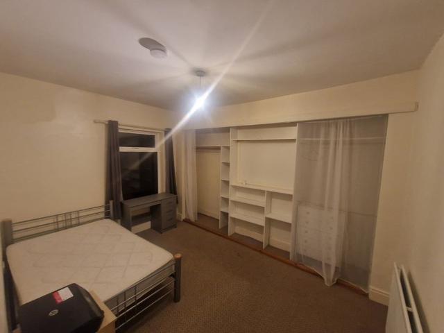 Room in a Shared House, Harrow Road, B29