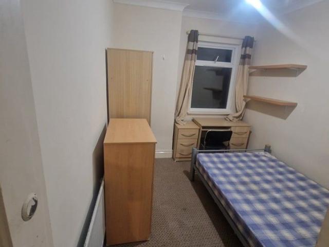 Room in a Shared House, Harrow Road, B29