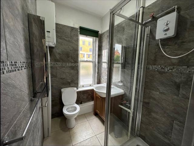 Room in a Shared House, Hathersage Road, M13