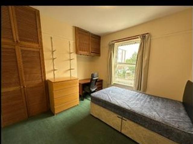 Room in a Shared House, Hathersage Road, M13