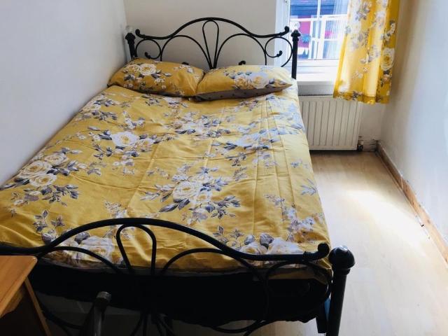 Room in a Shared House, Haydn Avenue, M14