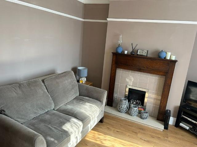 Room in a Shared House, Hemmons Road, M12