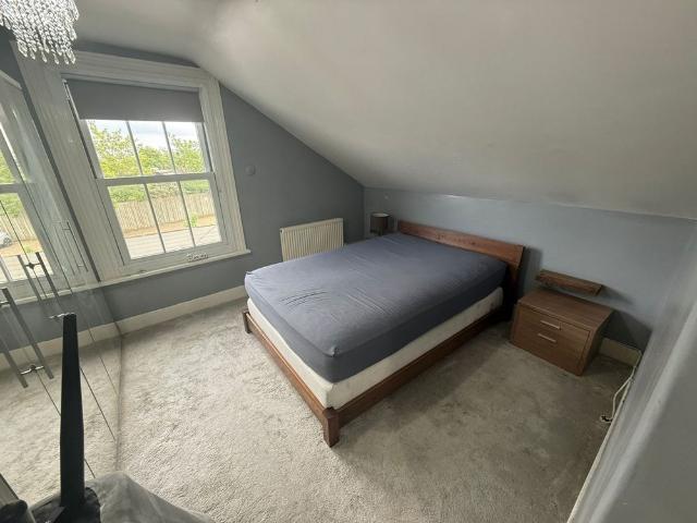 Room in a Shared House, High St, SE25