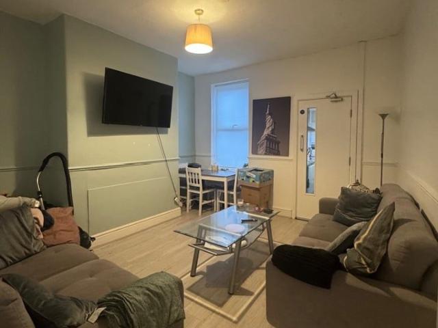 Room in a Shared House, Highfield Road, M6