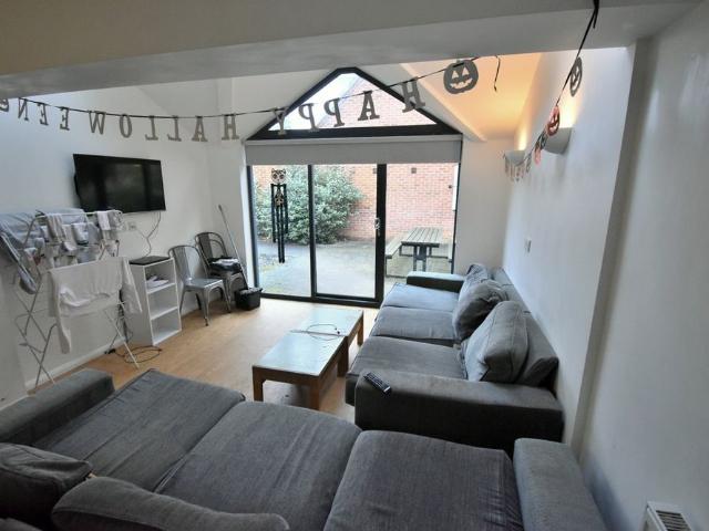 Room in a Shared House, Hillside Court, RG1