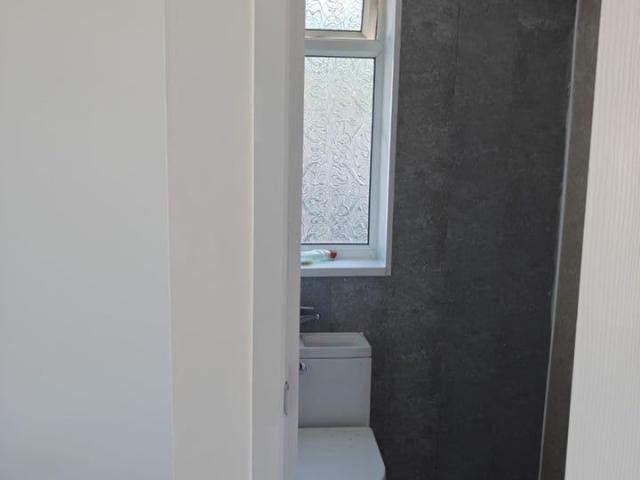 Room in a Shared House, Holme Lane, S6