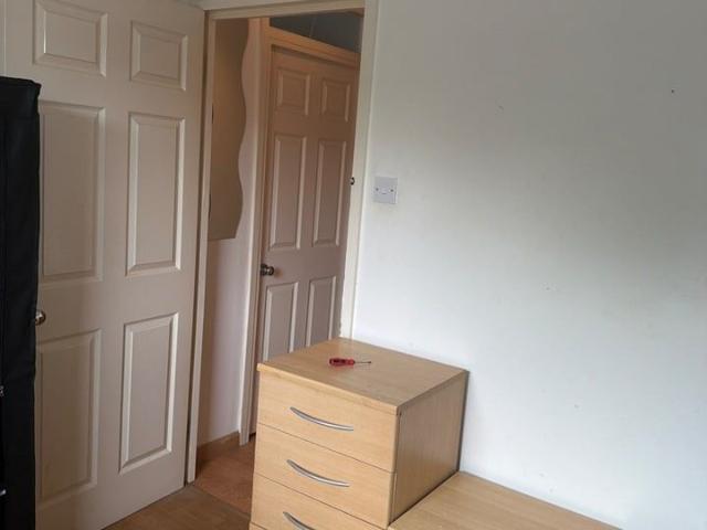 Room in a Shared Flat, Holly Mount, B16