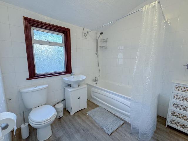Room in a Shared House, Holland Road, E15