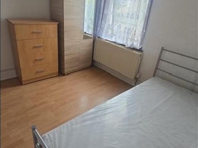 Room in a Shared House, Holland Road, E6
