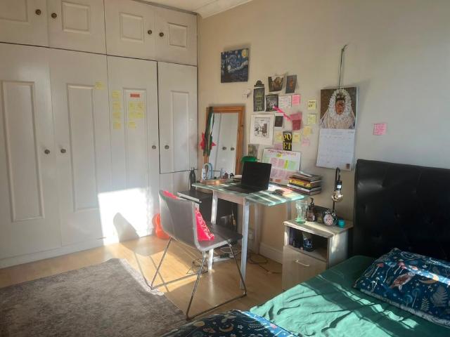 Room in a Shared House, Horndean Close, SW15