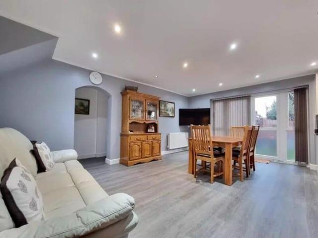 Room in a Shared House, Howard Road, IG11