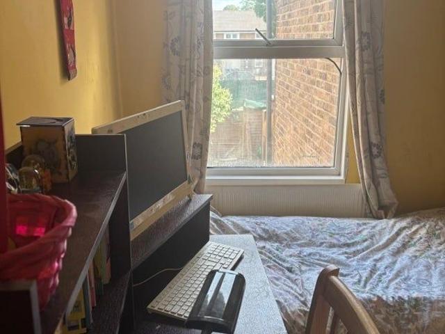 Room in a Shared House, Howley Road, CR0