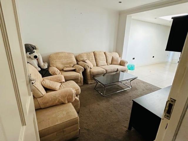 Room in a Shared House, Ivanhoe Road, TW4