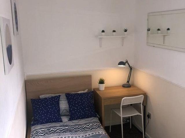 Room in a Shared House, Icknield Port Road, B16