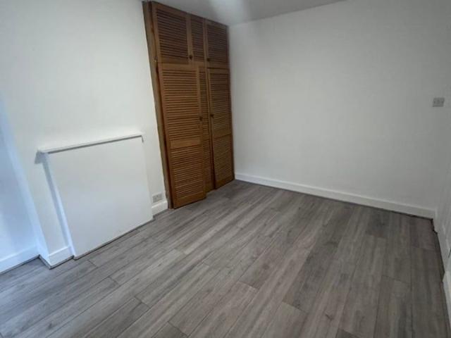 Room in a Shared House, Ingram Road, CR7