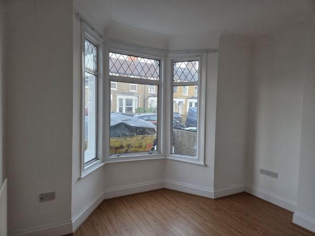 Room in a Shared House, Jutland Road, SE6