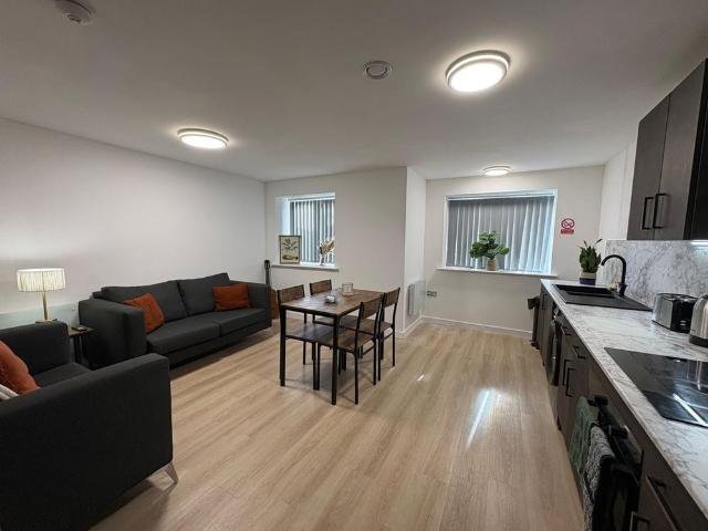 Room in a Shared House, Kensington Road, L7