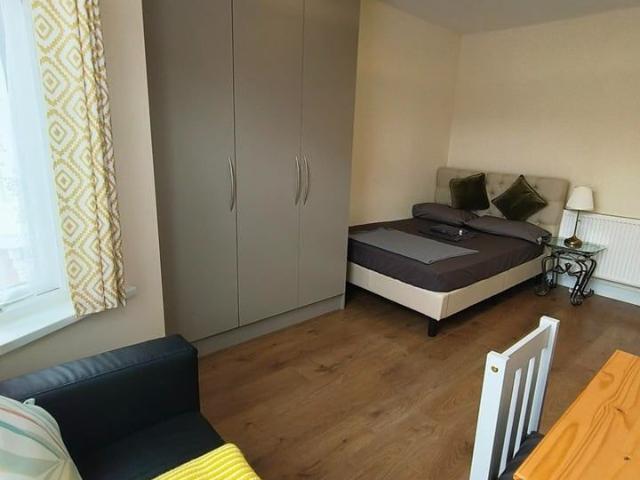 Room in a Shared House, Kinfauns Road, IG3