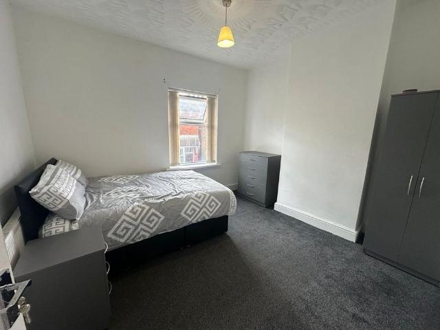 Room in a Shared House, Markby Road, B18